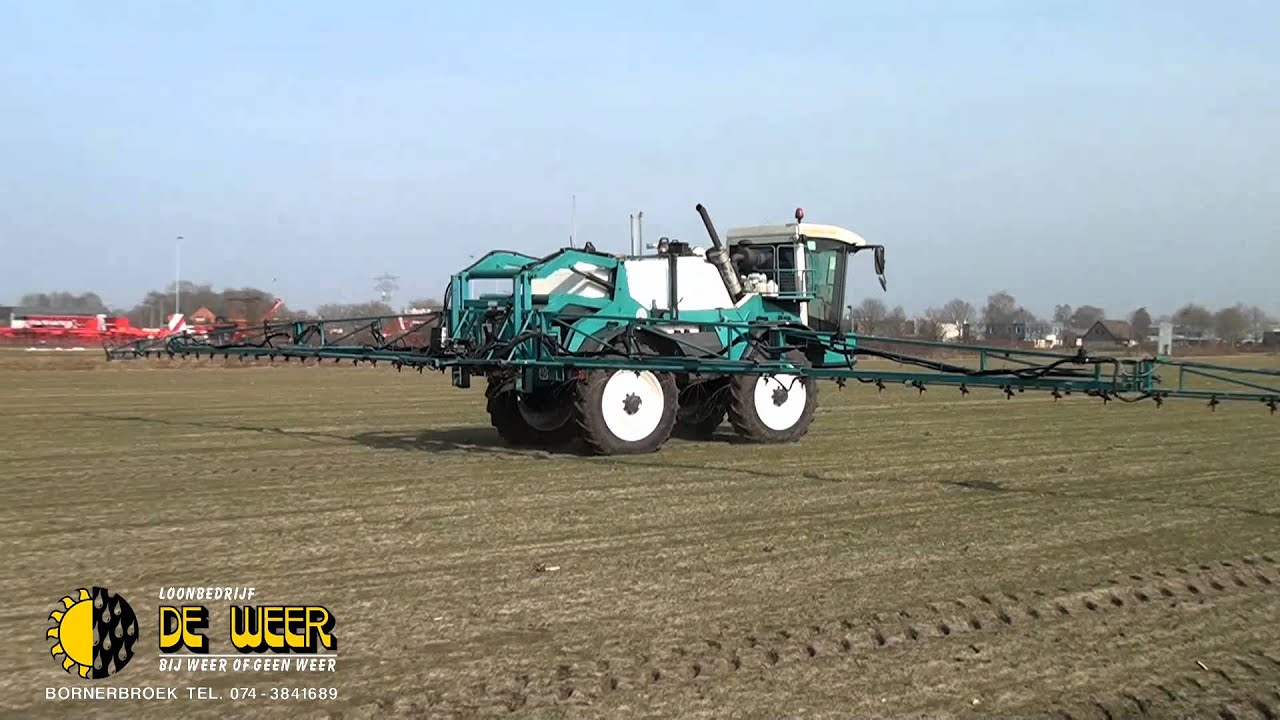 Vloeibare kunstmest spuiten met Amazone Agrifac veldspuit - YouTube