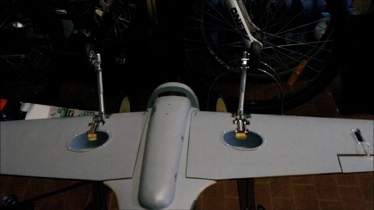 Phoenix P 40 rotating retracts - YouTube