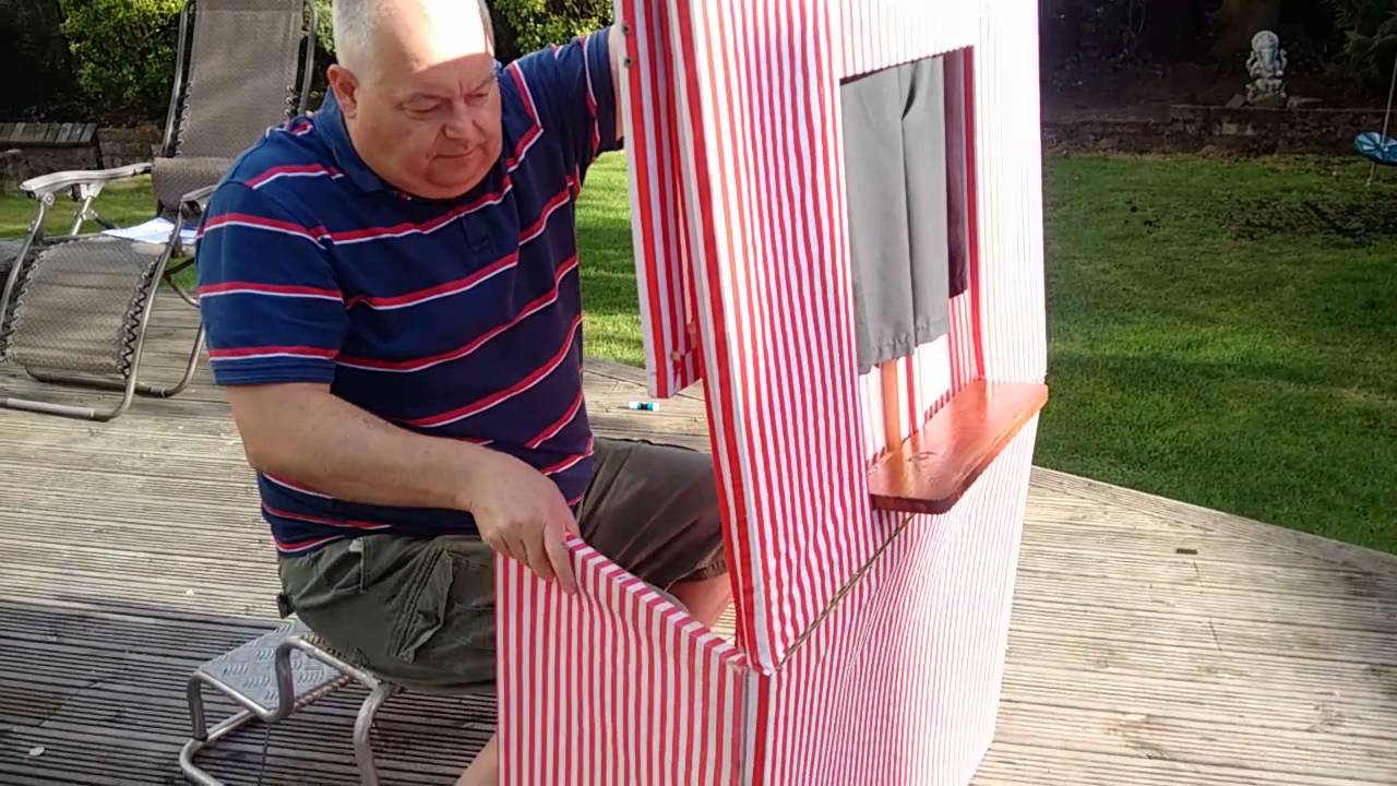 Taking down the folding puppet booth - YouTube
