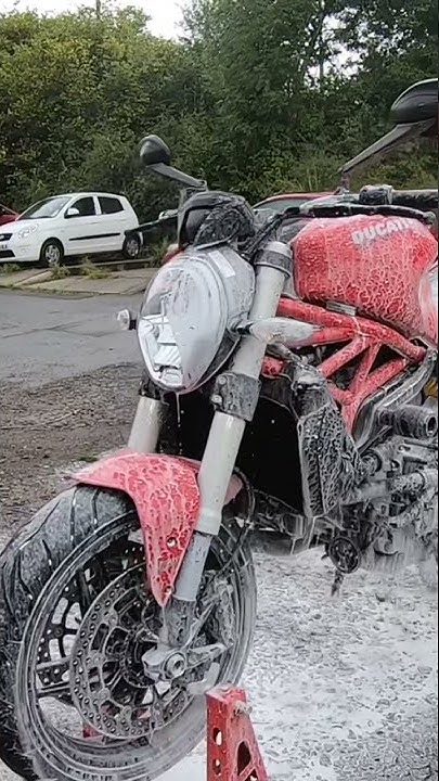 Ducati Monster Light Snow Foam MotoLab - YouTube