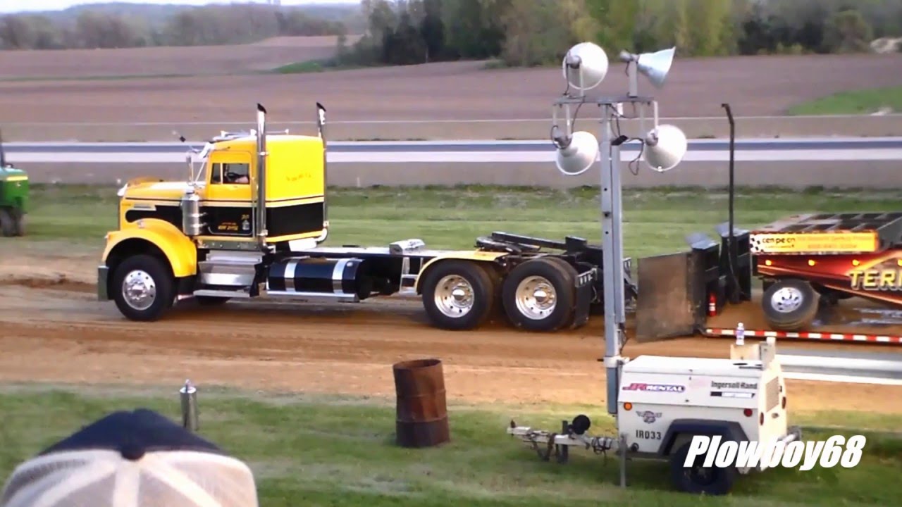 2016 Midwest Pride in Your Ride Street Semi Pull - YouTube