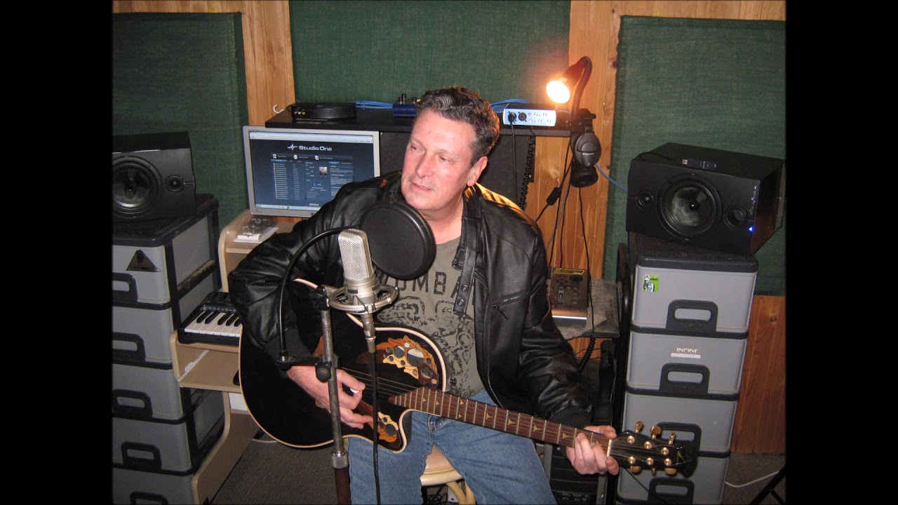 Carry on till tommorow....cover by Brian Pirie (goldmaji) - YouTube