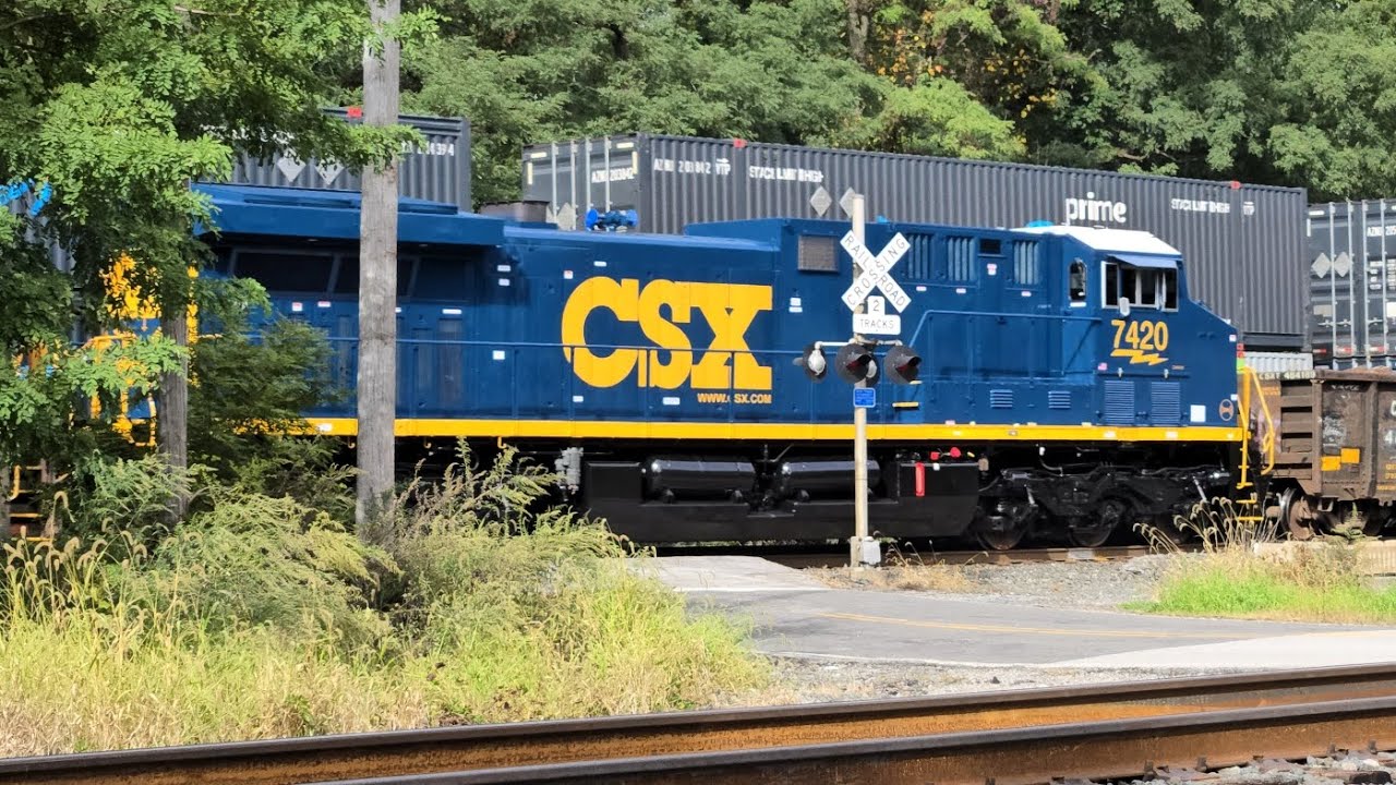 Brand New CSX YN3c #7420 trailing 3rd on Local Freight L558 in Madison Ohio in October 2024 ...