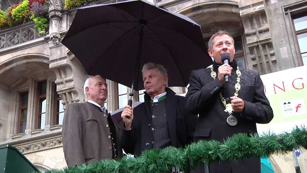 Traditioneller Brauch - Metzgersprung am Fischbrunnen - YouTube