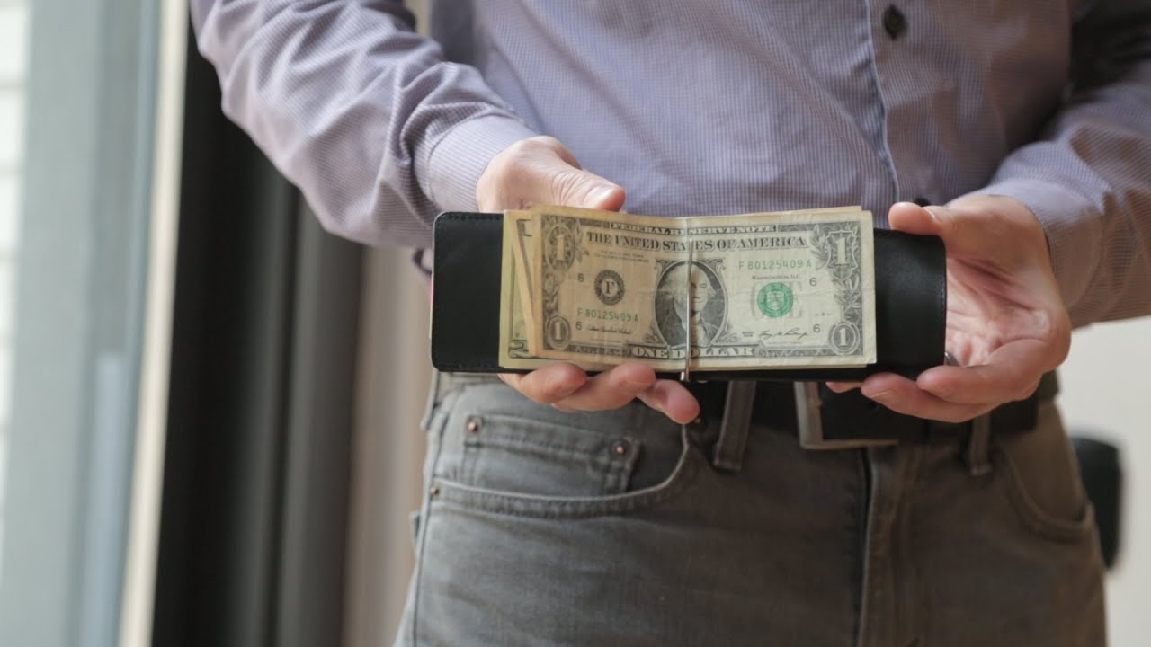 The Ideal Wallet for Saving Space - YouTube