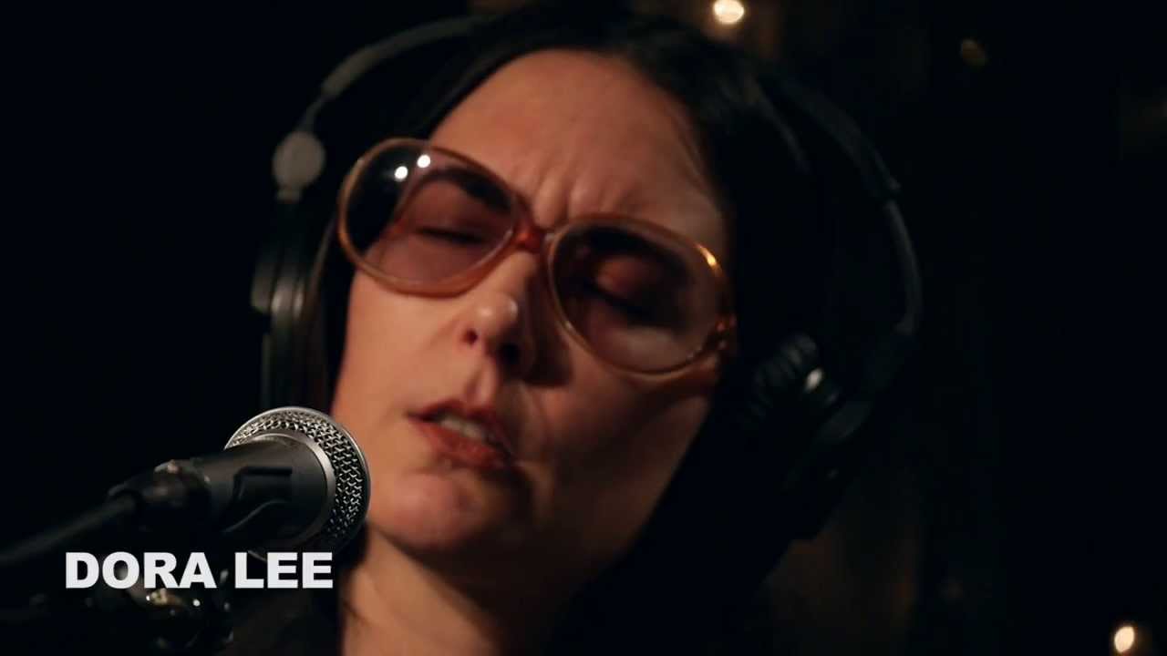 Jesse Sykes - Dora Lee (Live on KEXP) - YouTube