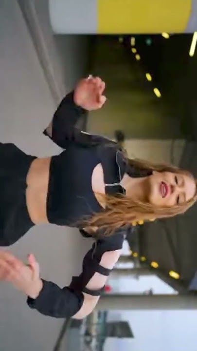 у Полли вышел новый трек. Полли заметь - YouTube