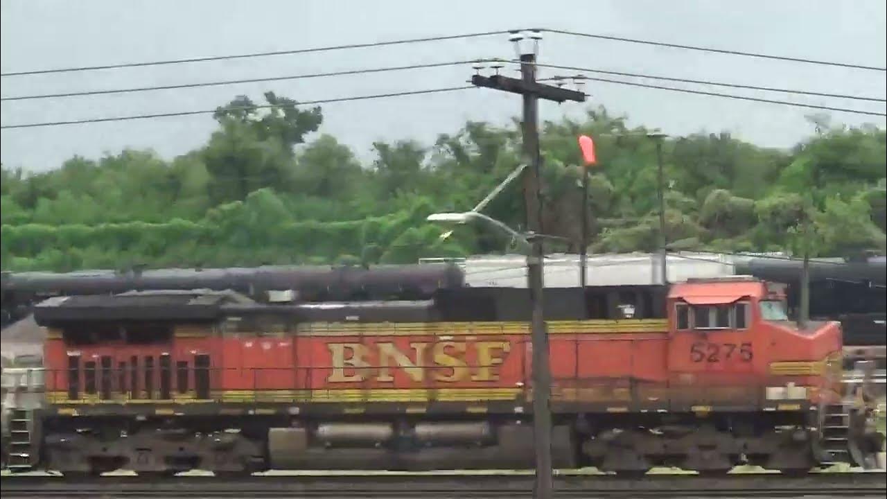 BNSF 5275 Leads Locomotive Houston,Tx - YouTube