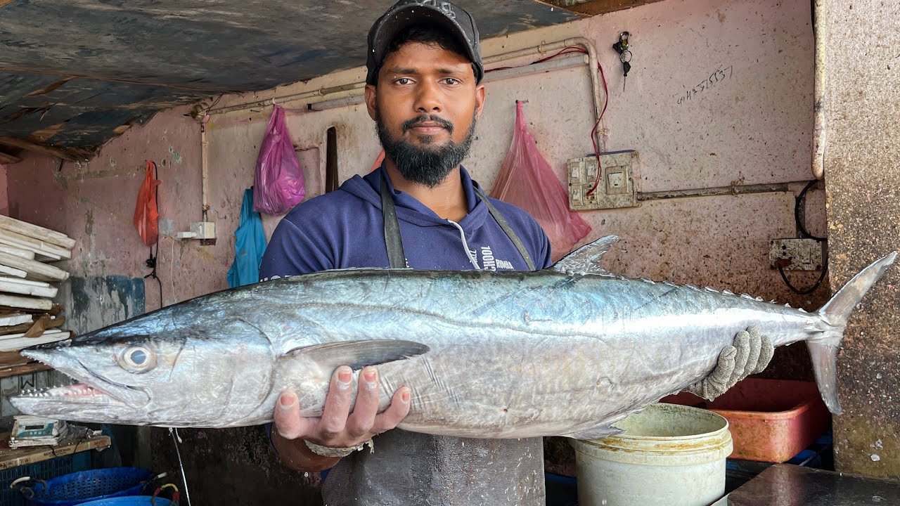 😱Anjal Fish different Cutting 🔥 | Arumuga Fish cutting in Mangalore ...