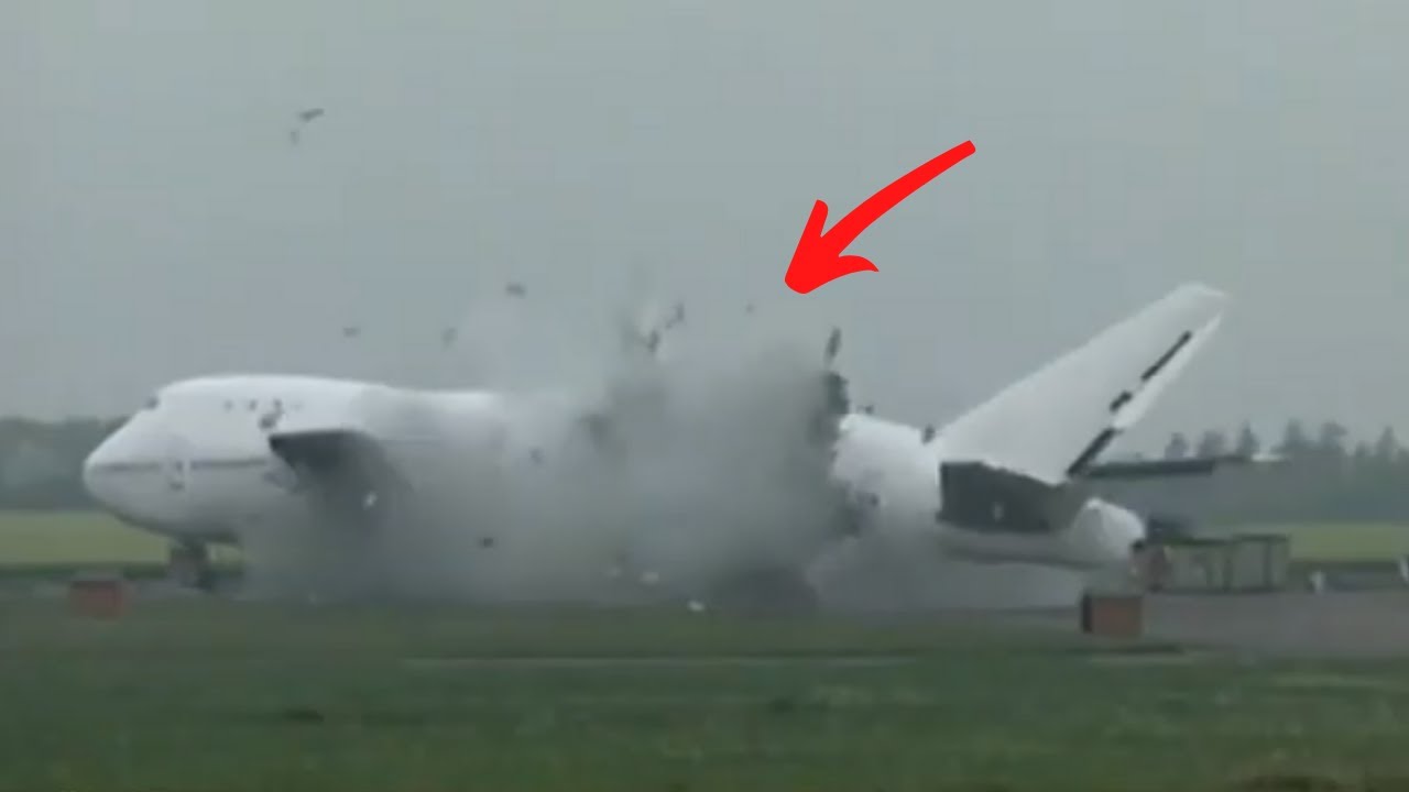 PLANE BLOWS UP || Bomb Explode On Plane - YouTube