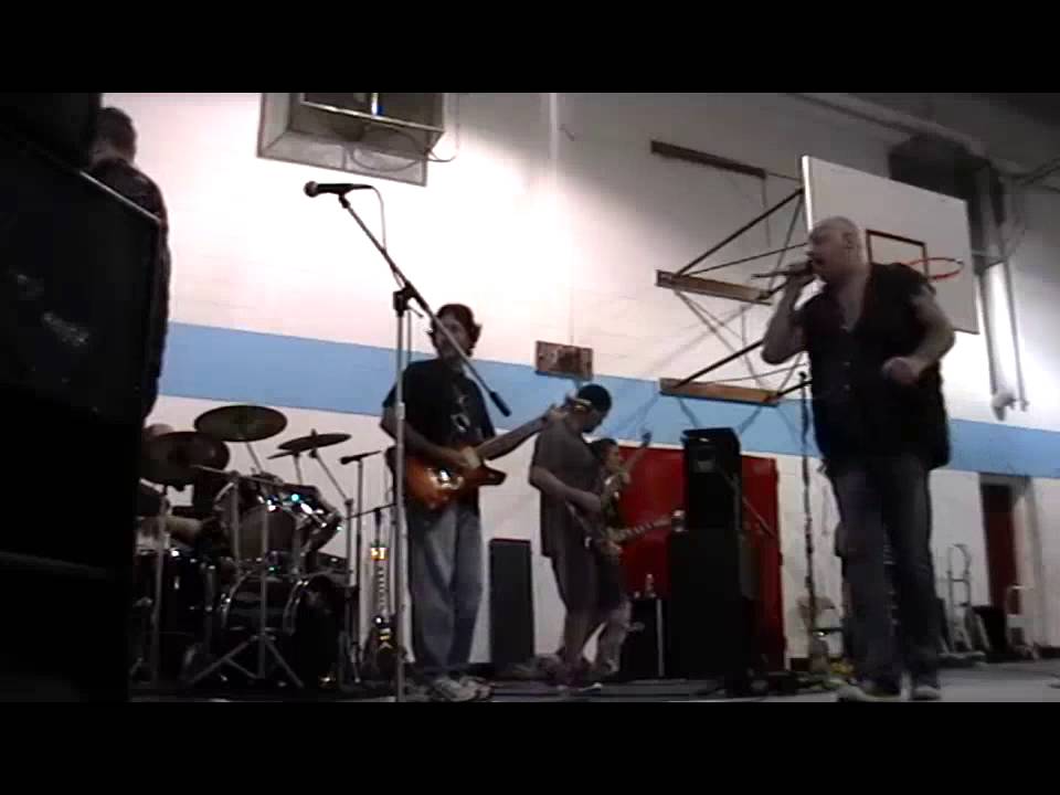 Déjà Vu performs The Zoo (with George South Jr.) - YouTube