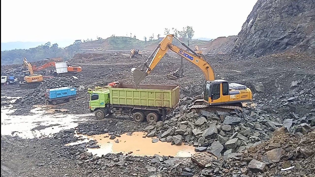 aktivitas Tambang Batuan Andesit Wadas Bener Purworejo proyek Bendungan ...