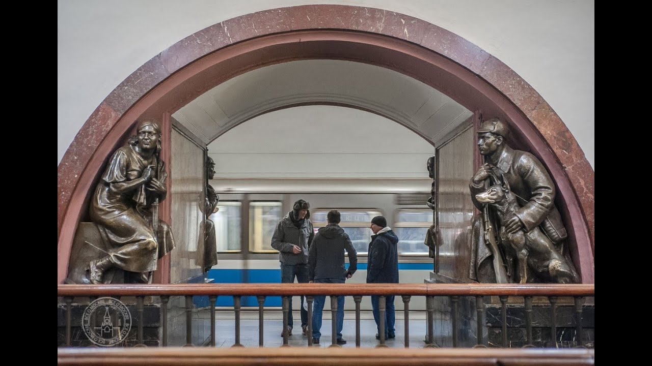 Moscow metro MM: station "Revolution Square" - YouTube
