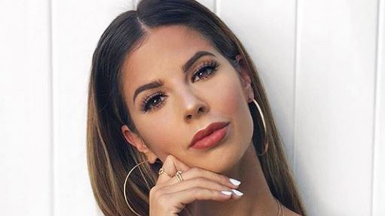YouTuber Laura Lee DELETES Twitter After Past Racist Tweet Surfaces ...