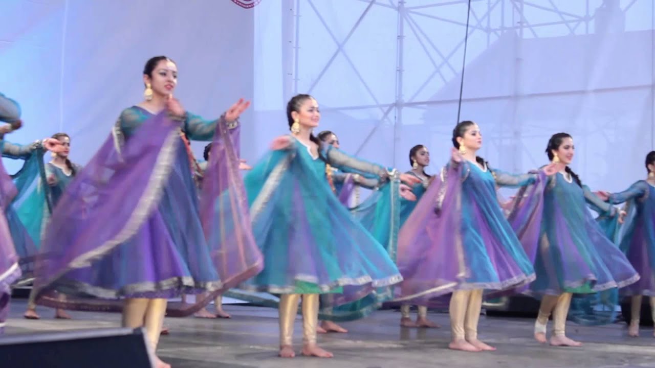 Bhangra & Classical Dance by Mishermayl Troupe Pakistan in Poland - YouTube