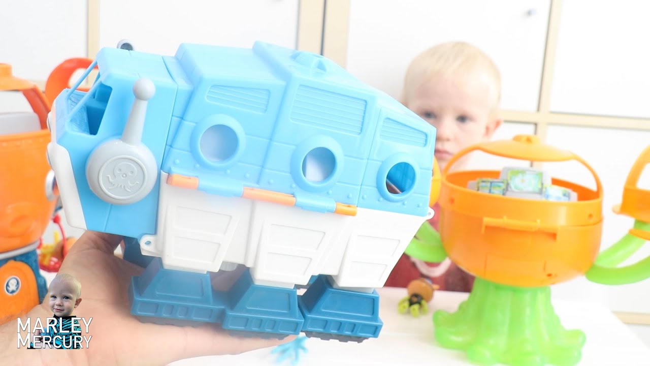 Marley Playing Octonauts Gups - Captain Barnacles, Kwazi, Shellington ...
