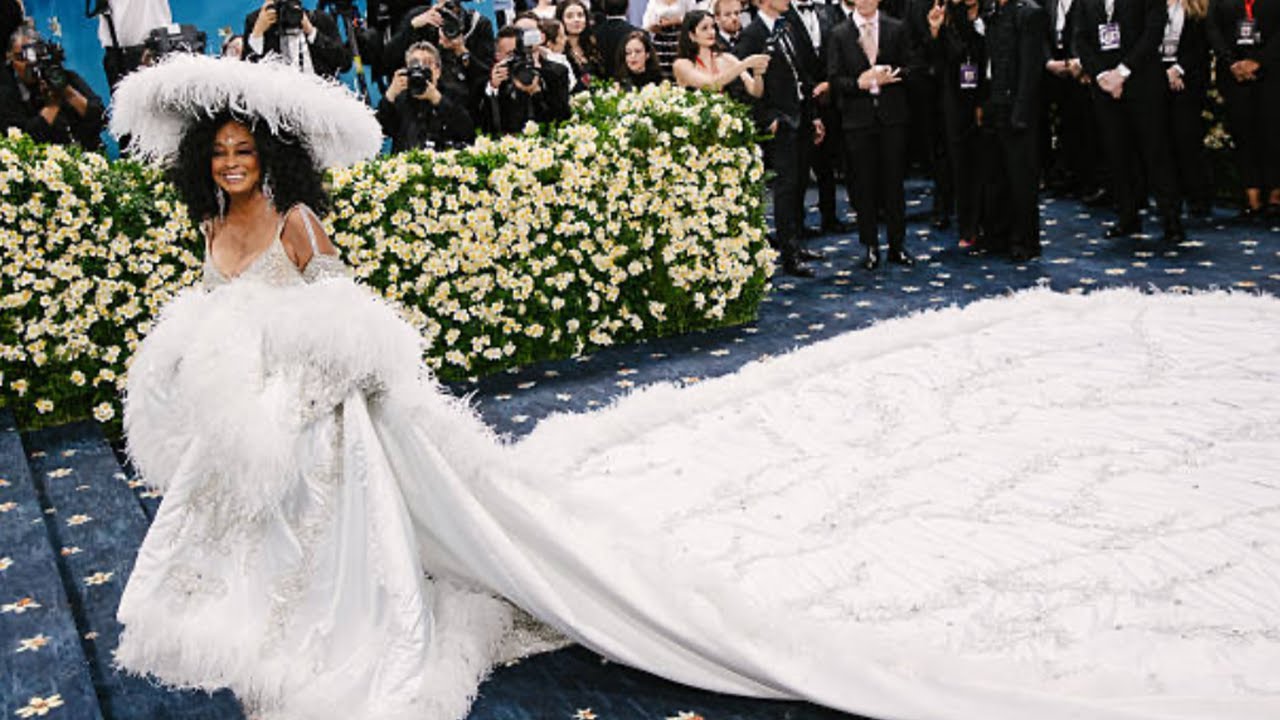 Diana Ross Makes DRAMATIC Met Gala 2025 Entrance with 18-Foot Shawl ...