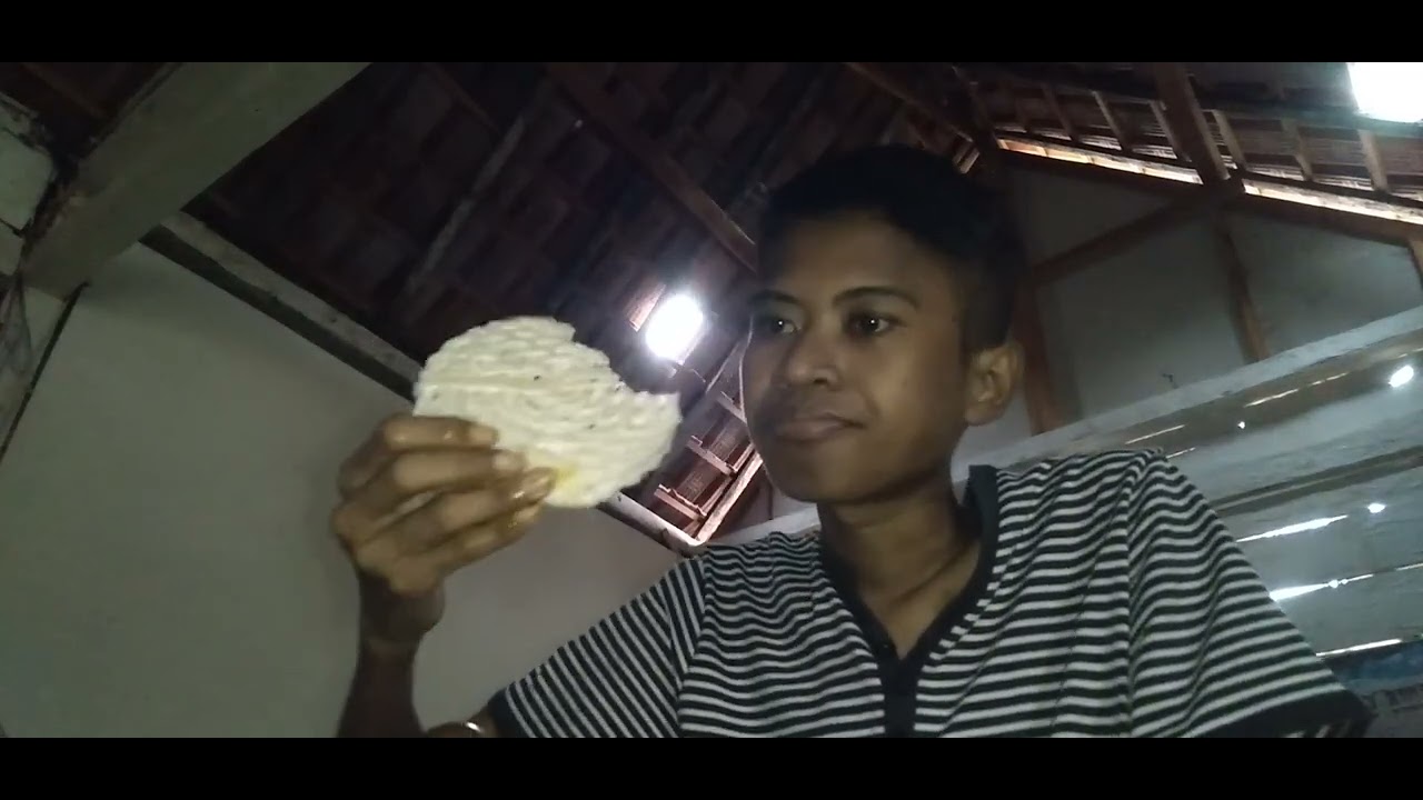 wareg ayam ‼️ mari kita makan semua enak enak menu e ada krupuk jumbo nih ⁉️ - YouTube