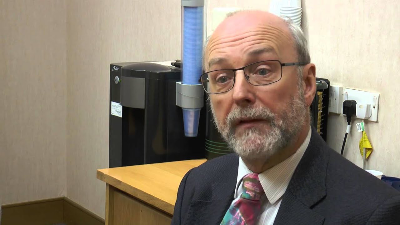 Labour candidate Alex Cunningham on Benefits Street - YouTube