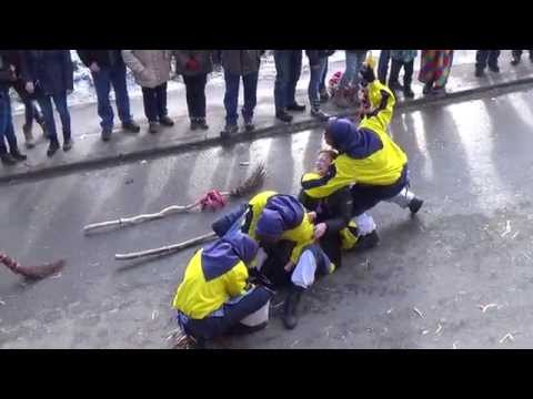 Hexen fesseln mit Kabelbindern ;-) Bühlerzell Umzug 14.02.2015