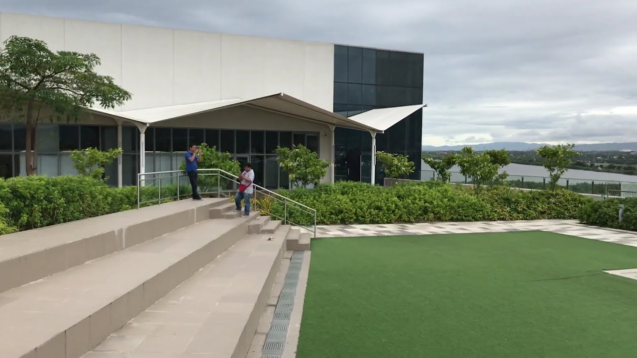 SM Seaside City Roofview - YouTube