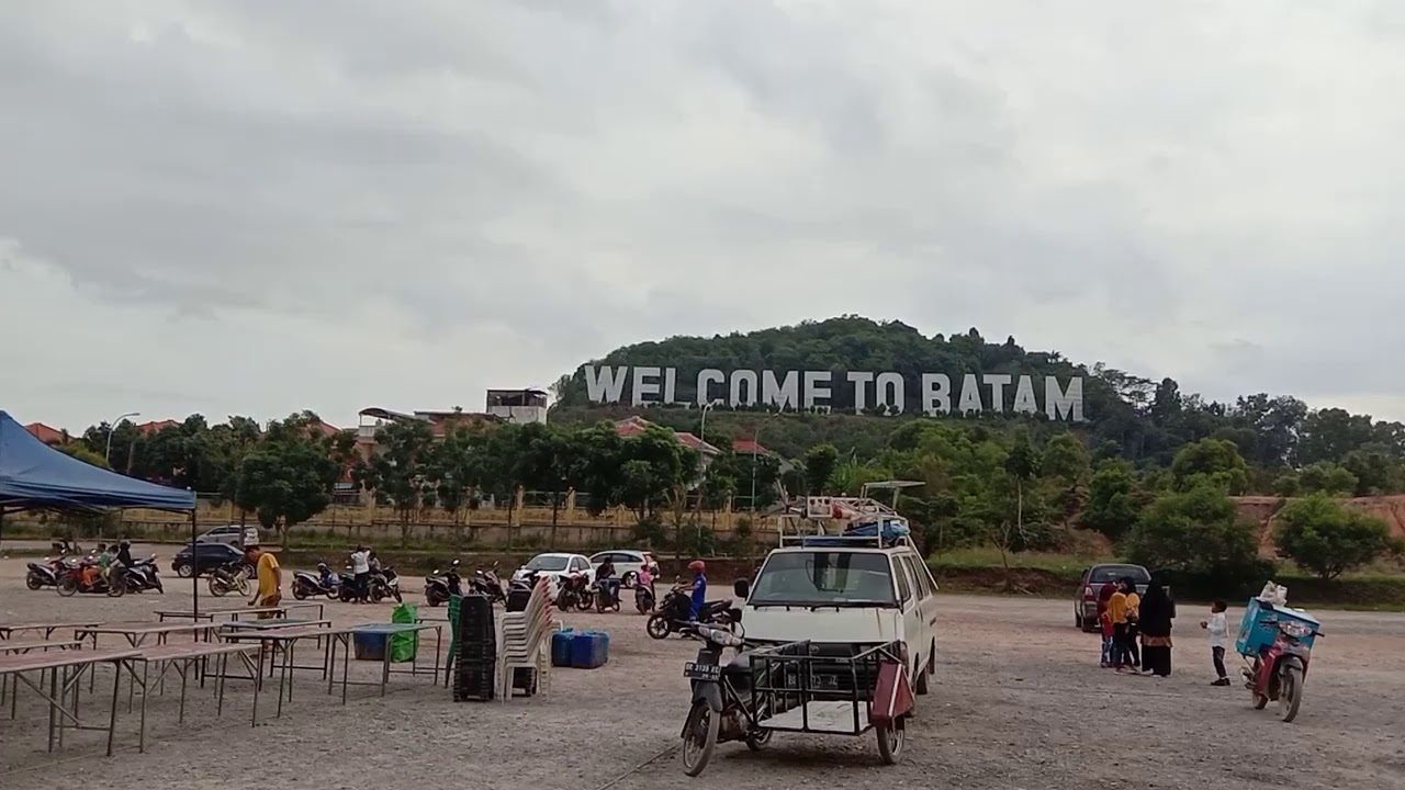 Welcome To Batam (WTB) Monument - YouTube