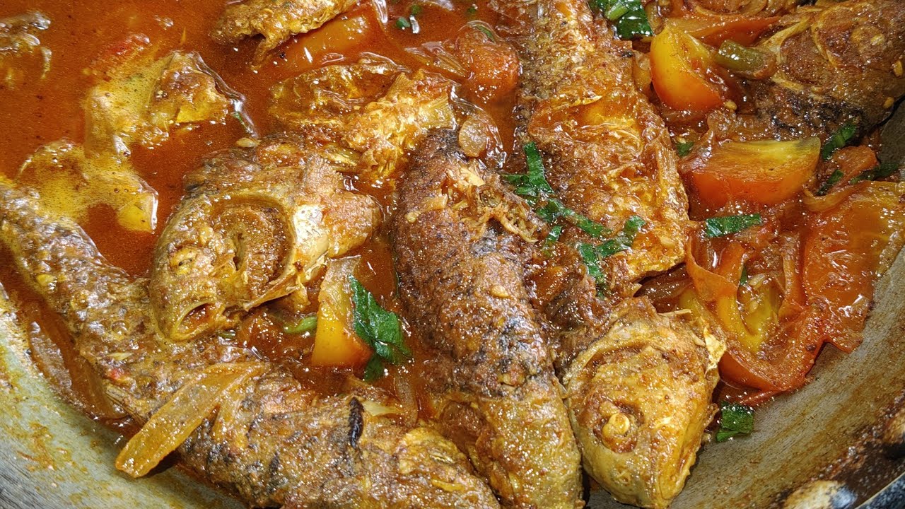 Traditional Local fish curry🤤spicy river fish recipe 😋 tasty and easy ...