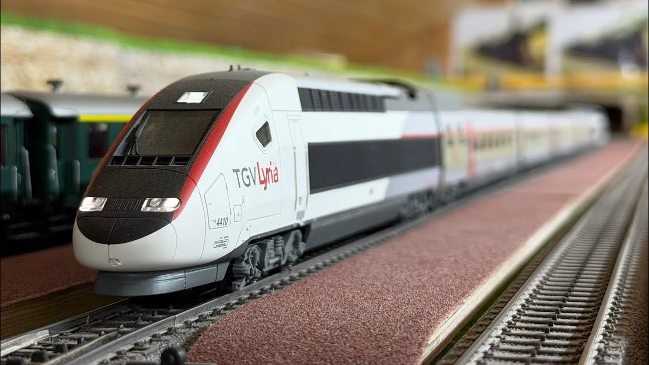 Marklin TGV Lyria - YouTube