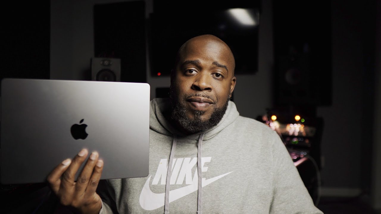 14” MacBook Pro M1 Max - 1 Week Later - A Musicians Dream Laptop! - YouTube