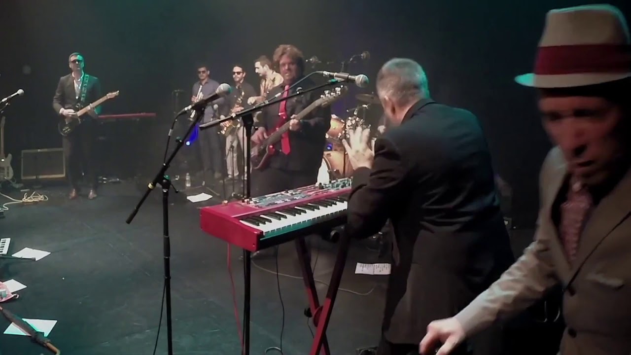 The Skalipsouls live, solo Marcus (Arte Bella - Ken Boothe) - YouTube