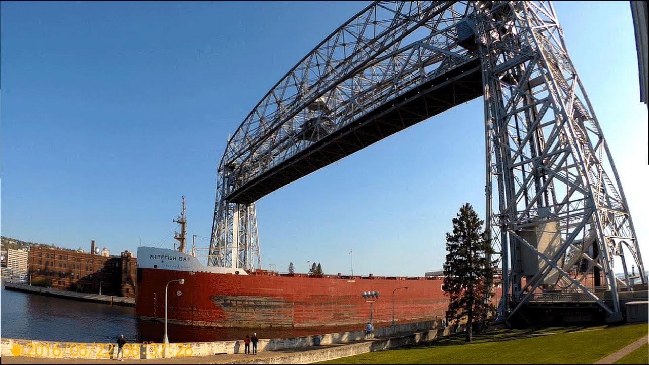 WhiteFish Bay Arrives Duluth, Captain's Salutes(s) - YouTube