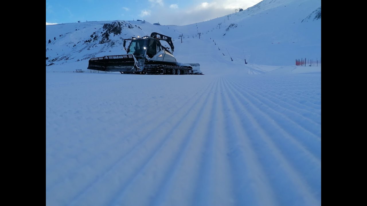 Prinoth leitwolf Winch season 2023-2024 Pyrenees Andorra - YouTube