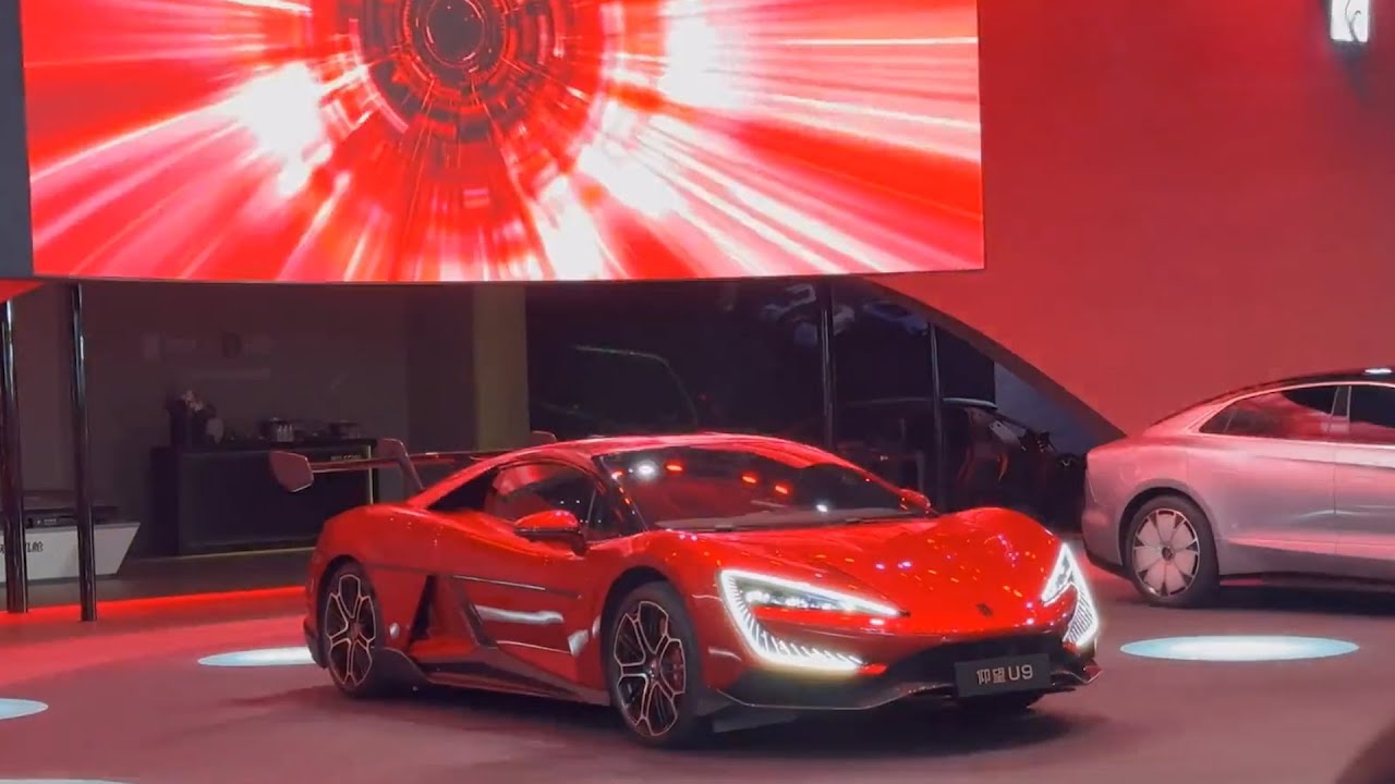 BYD Yangwang U9 dance performance - YouTube