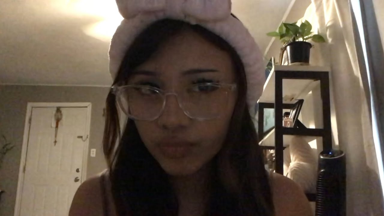 girl talking abt random stuff - YouTube