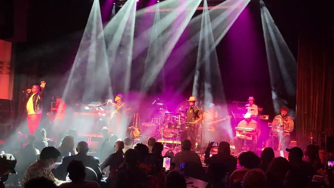 Raydio ftg Arnell Carmichael singing "Jack and Jill" at Bethesda Blues ...