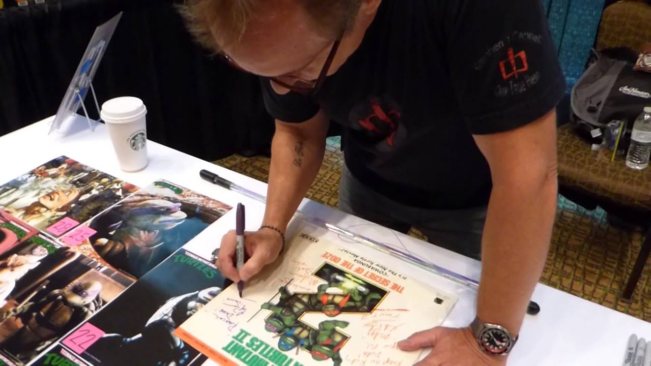 Leif Tilden signing autographs, TMNT movies, Donatello - YouTube