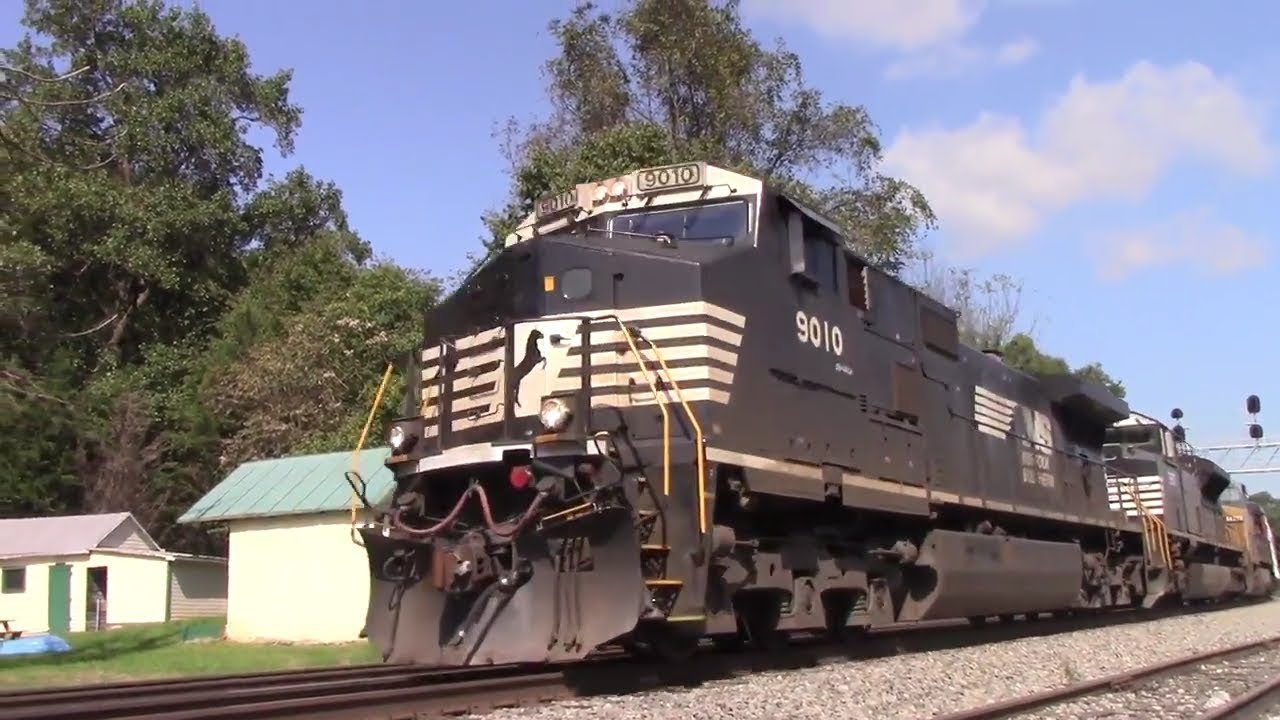 NS 35Q at Shen with a GECX trailing - YouTube