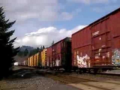 BNSF 4354 Leads The M-PTLPAS East, Stevenson, WA - YouTube