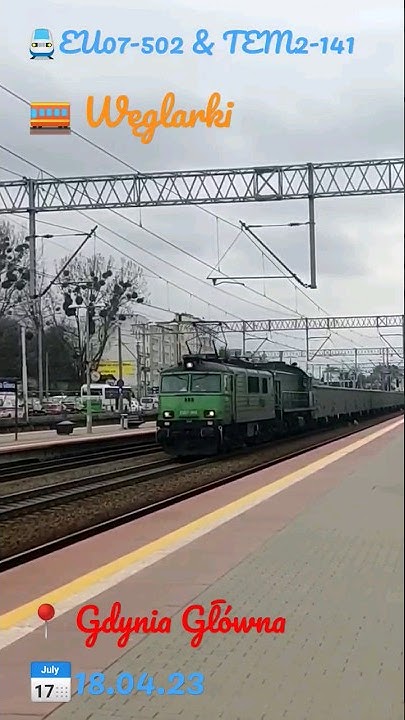 Przelot EU07-502 w duecie z TEM2-141 z węglarkami przelatują przez stację Gdynia Główna - YouTube