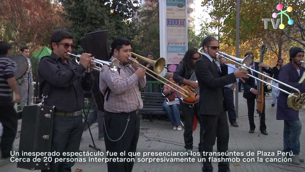 Flash mob con la canción All you need is Love de The Beatles, en Plaza ...
