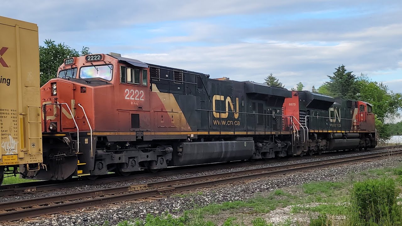 (100 Cars!) (Early) CN 434 - 8875 & 2222 In Lynden Ontario - YouTube