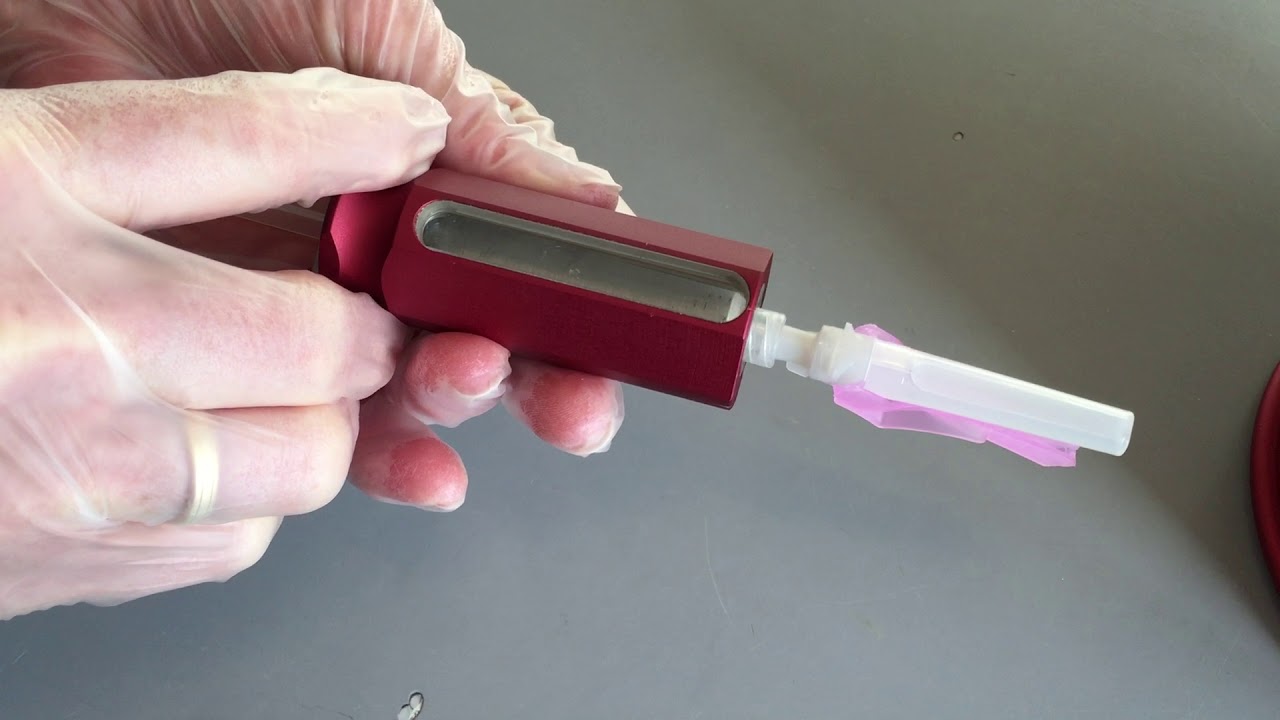 Sliding syringe shield fra HOY Scandinavian - YouTube