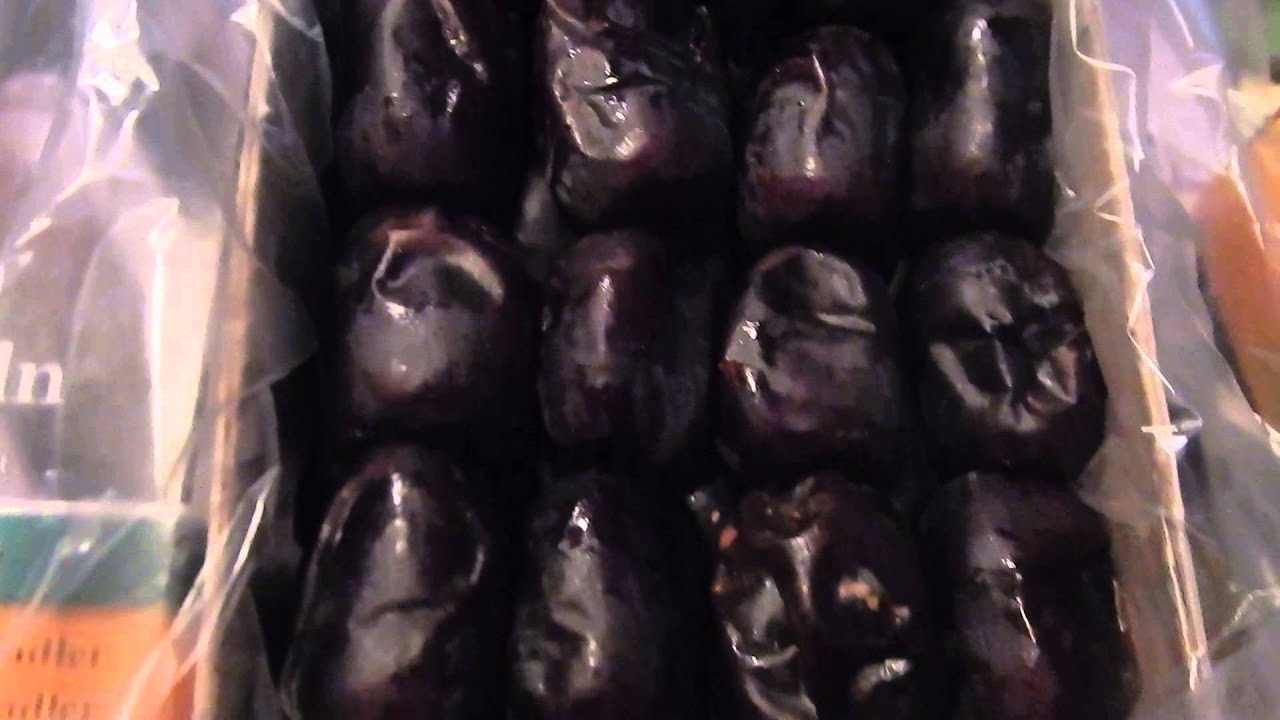 Raw Food | Fresh, Delicious Iranian Dates! - YouTube