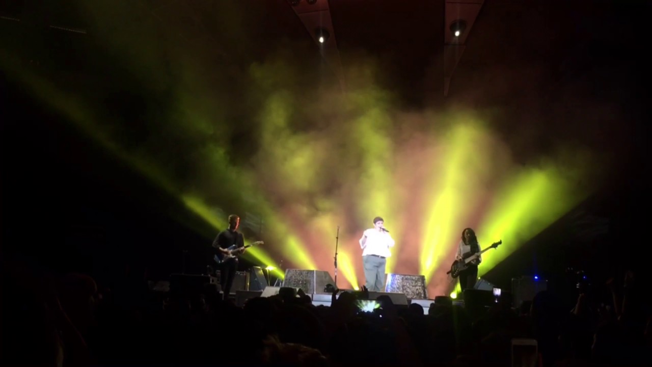 Yebba Smith live @ Puerto Rico (Ed Sheeran Concert) - YouTube