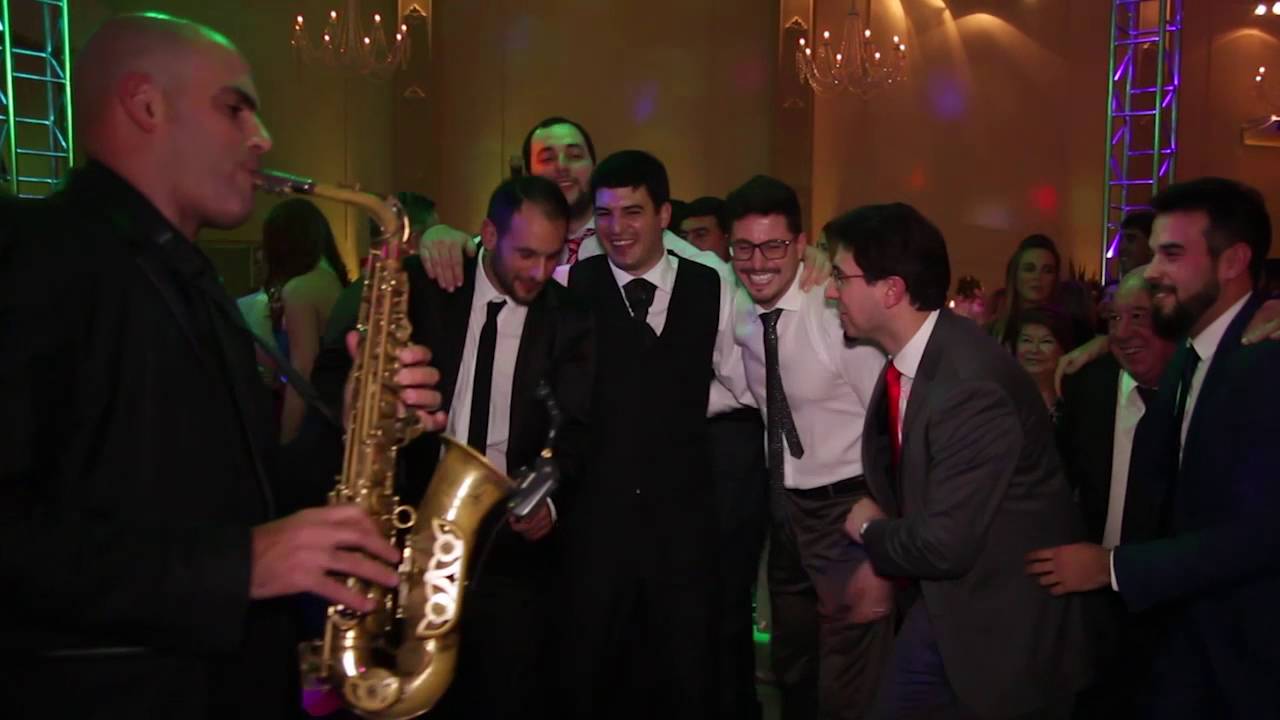 EL MEJOR SHOW DE SAXO PARA TU FIESTA! JAVIER TEBELE - YouTube