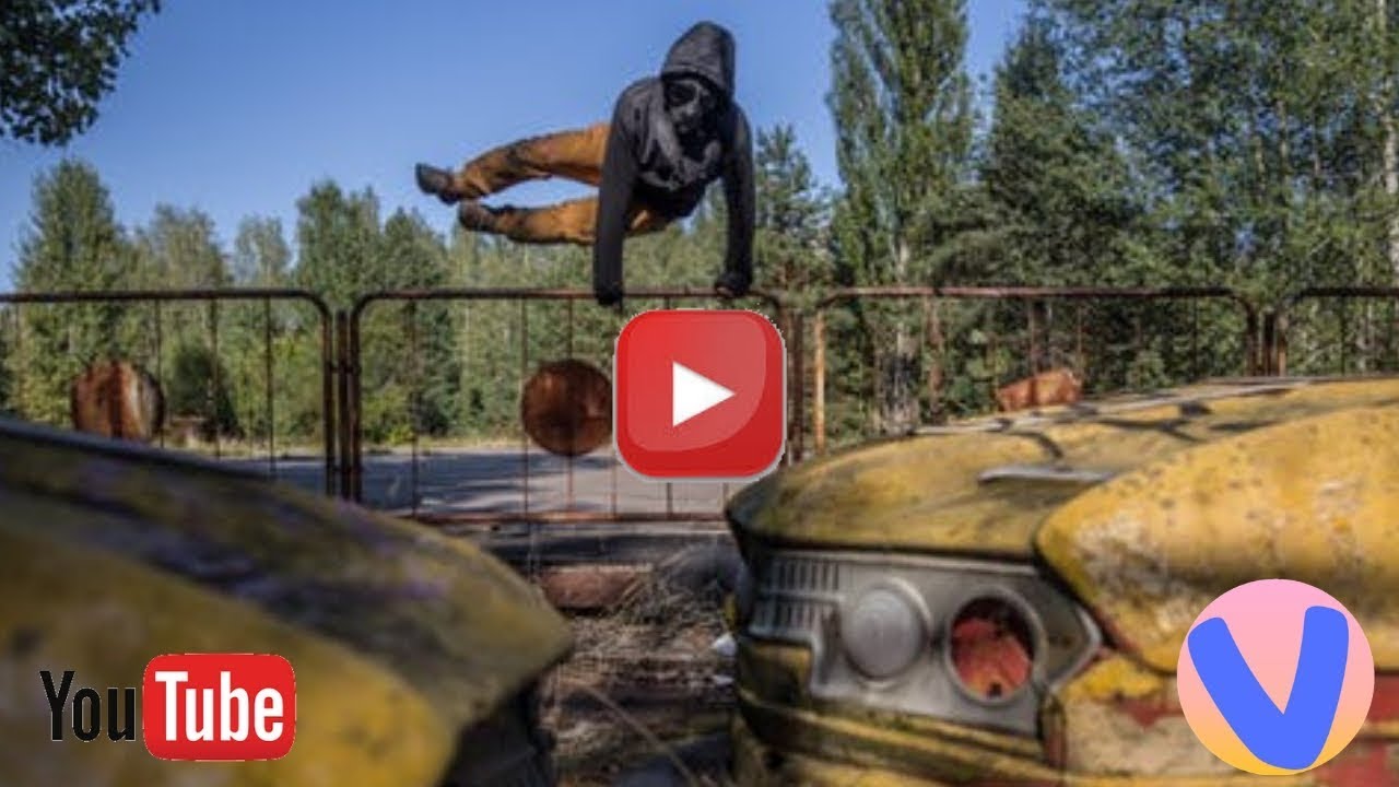 Creepy clowns attack on road caught on camera - YouTube