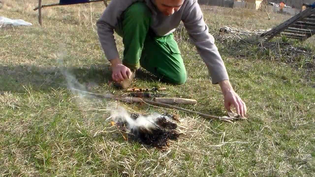 Bow drill practice - tűzgyújtás íjas tűzfúróval - YouTube