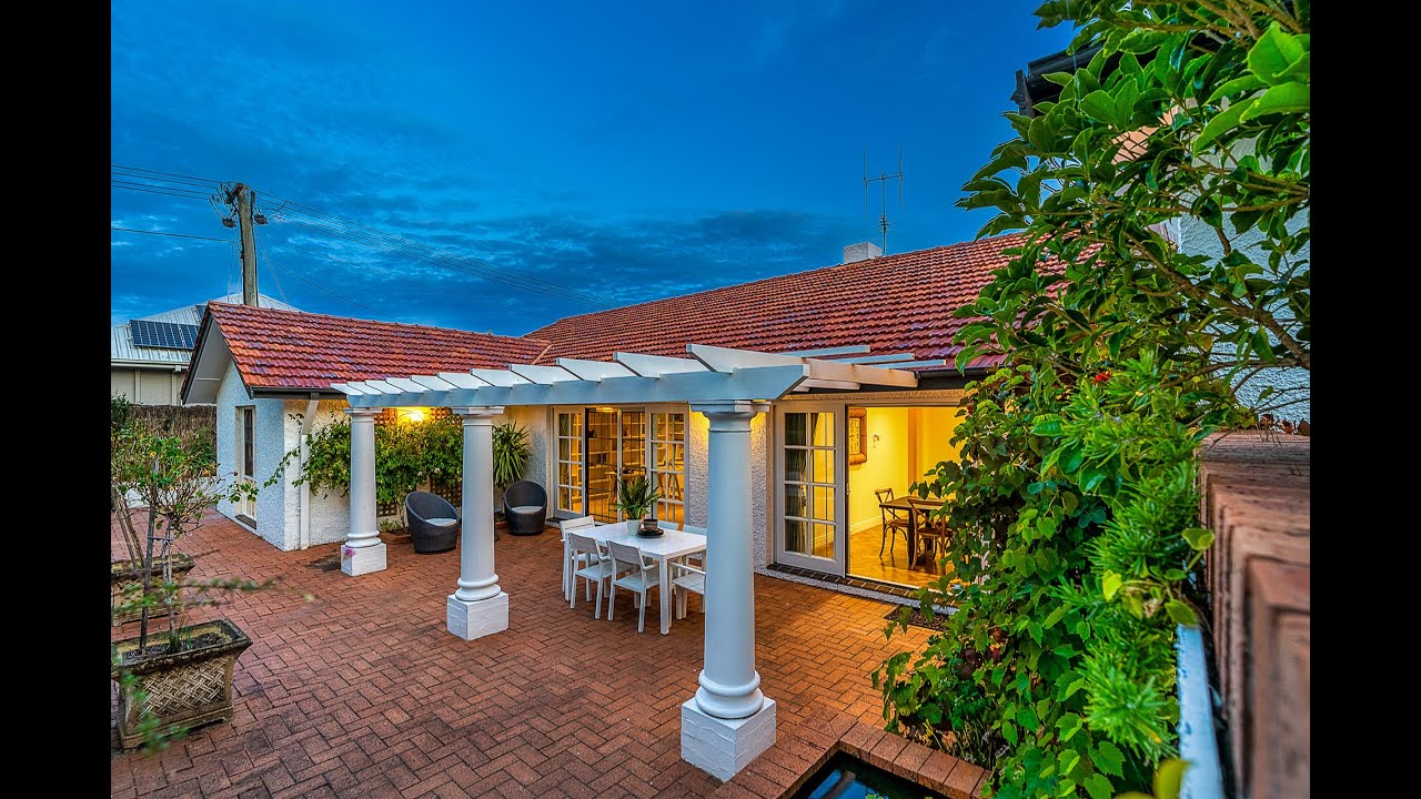 17 Monaro Crescent, Old Griffith - YouTube