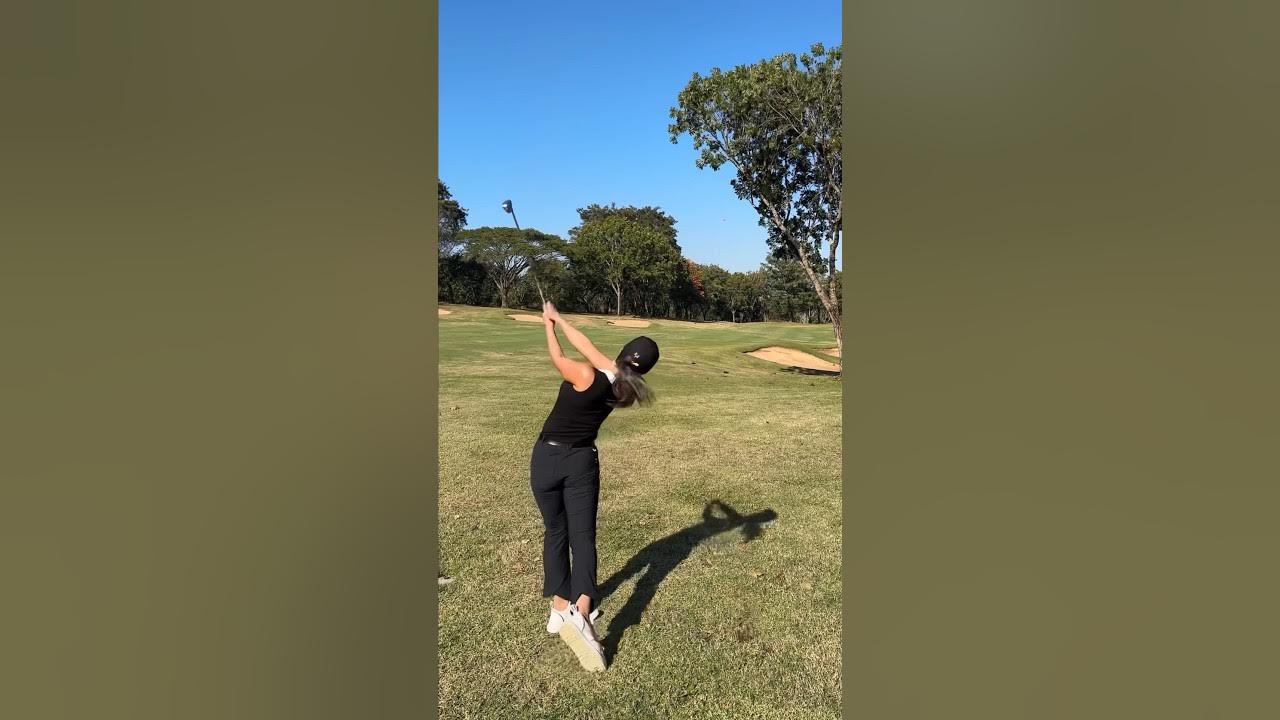 태국 골프동계훈련 회원님들께 시범보여드리기♥️klpga정혜윤프로 프로골퍼 여자프로골퍼 골프스윙 골프레슨 골프선수 예쁜스윙 태국골프장 Youtube