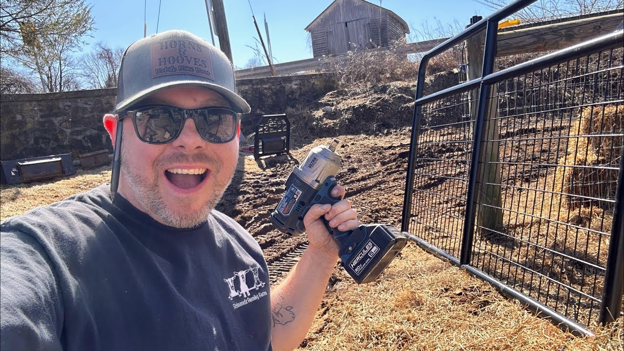 Installing a farm gate at Chuck’s paddock area - YouTube